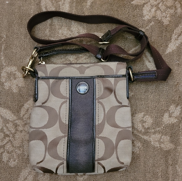 Coach | Bags | Coach Signature Stripe Swingpack Crossbody Shoulder ...